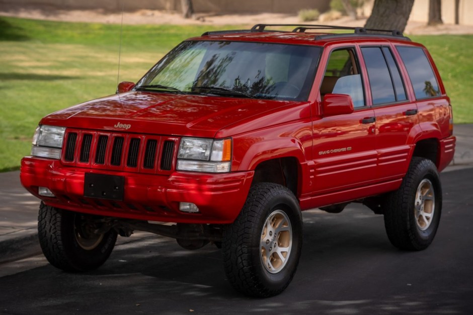 What Jeep Grand Cherokee Has A V8