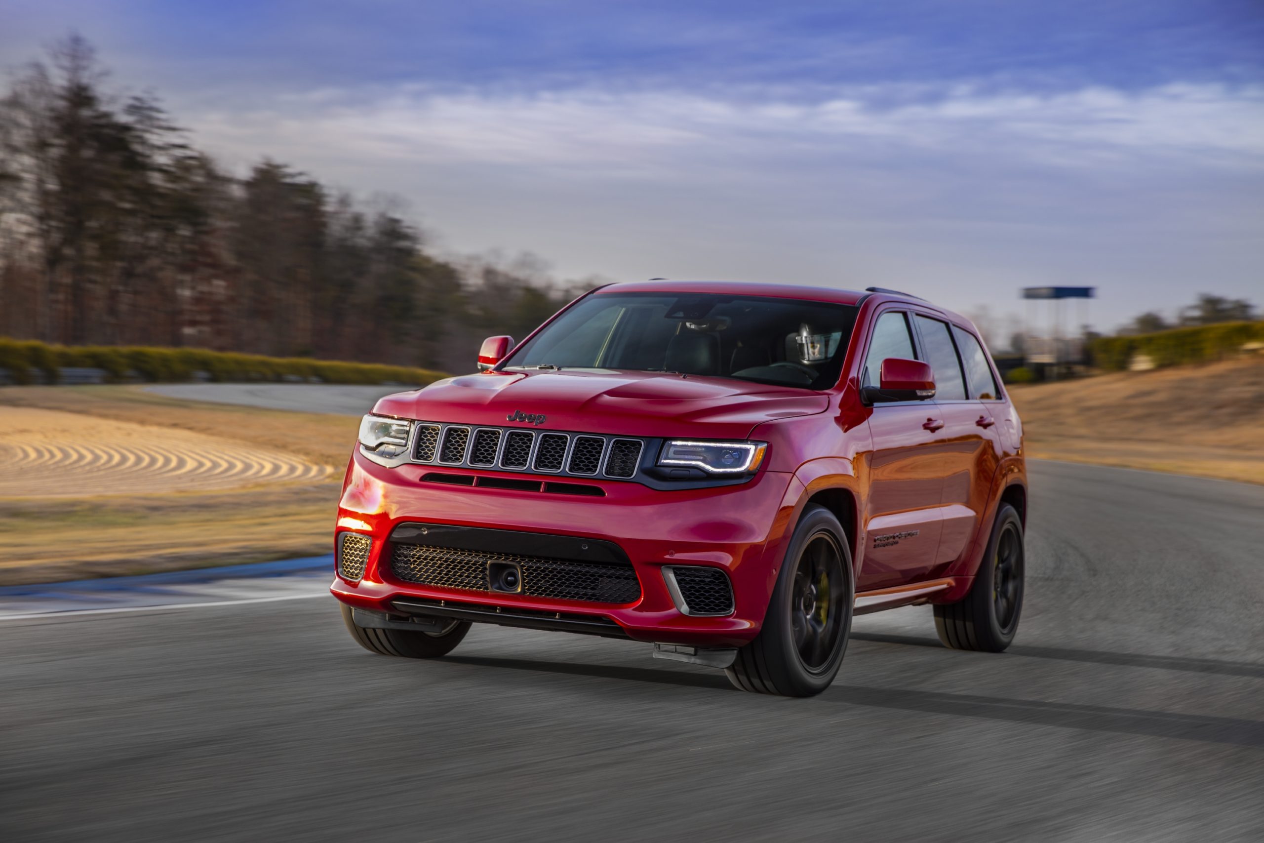 Is The Jeep Trackhawk Faster Than Hellcat