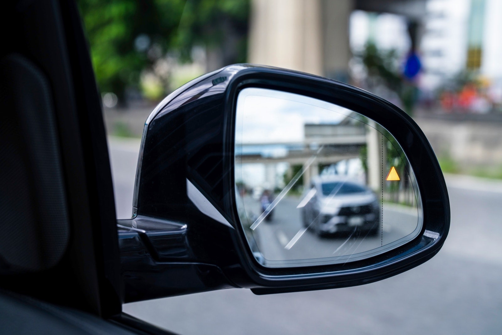 Does Jeep Compass Have Blind Spot Monitoring? Safety Features Explained