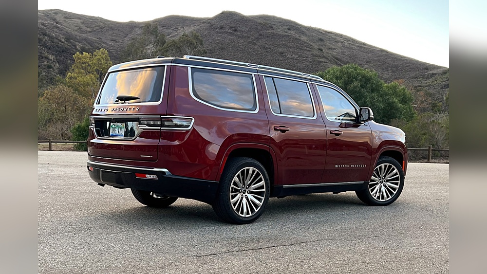How Long Is The 2022 Jeep Wagoneer? Full Size & Dimensions Guide