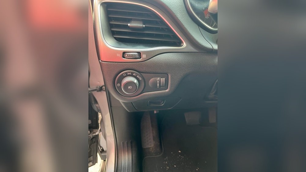 How To Open Gas Tank On 2019 Jeep Cherokee: Quick Guide