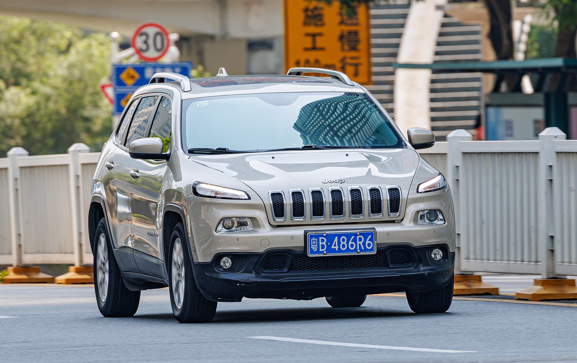 Jeep Cherokee Gas Tank Size MPG Gas Type: Quick Specs Guide