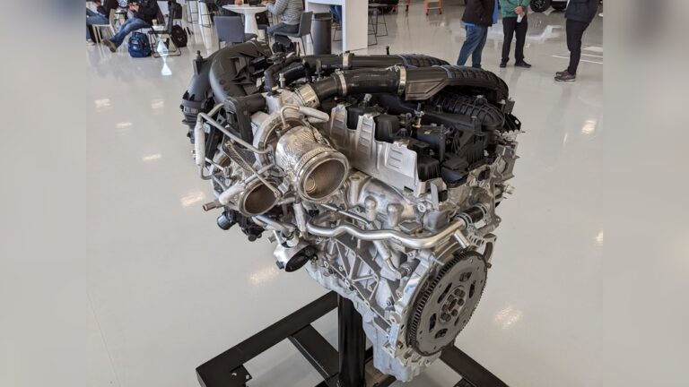 What Engine Is In The Jeep Grand Wagoneer